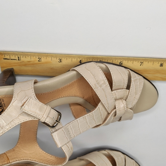 Sofft | Shoes | Sofft Sandals Off White Snake Skin Appearance | Poshmark
